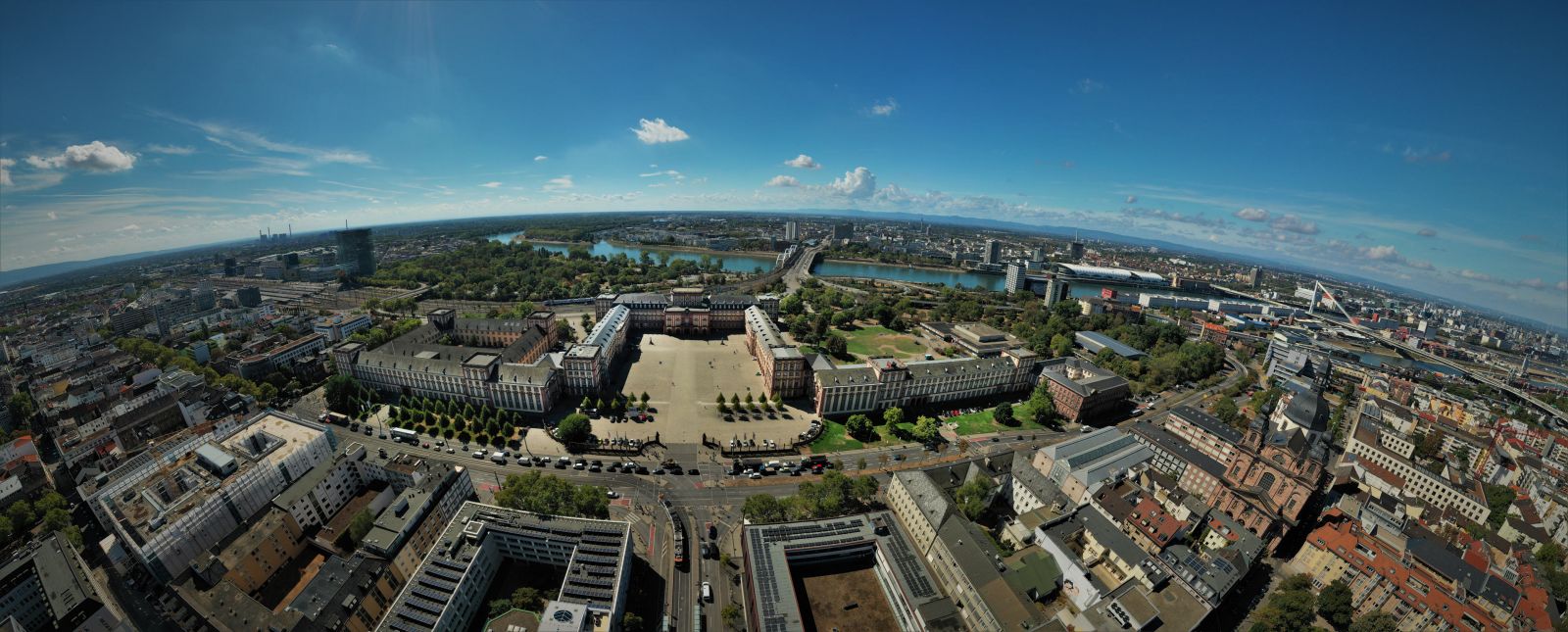 Die Luftbild AG Luftaufnahmen Drohnenaufnahmen